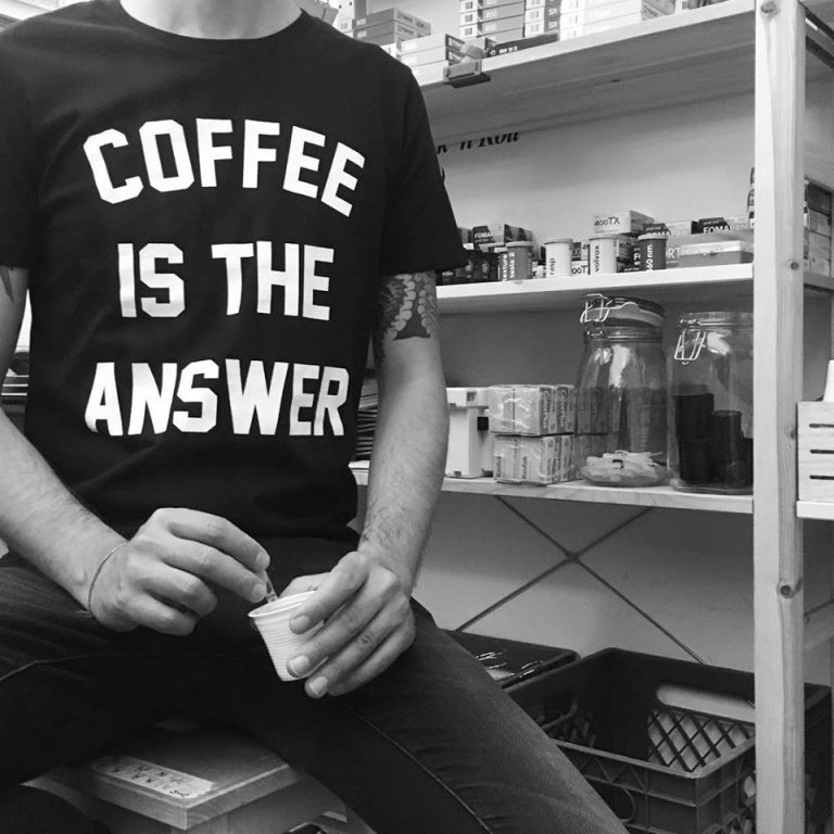 T-shirt Coffee is the Answer - Solo da Elvis Lives Roma